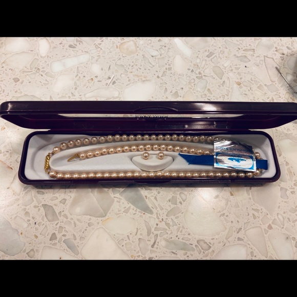 Capricho | Jewelry | Vintage Capricho Spanish White Pearl Jewelry Set ...